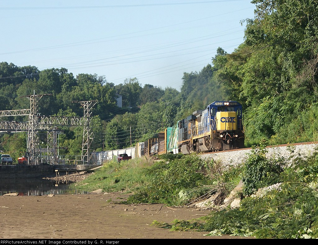 Tele of Q69918 as it passes the "Reusens Hydroelectric Project" at MP CAB 150.8 on the CSXT ...